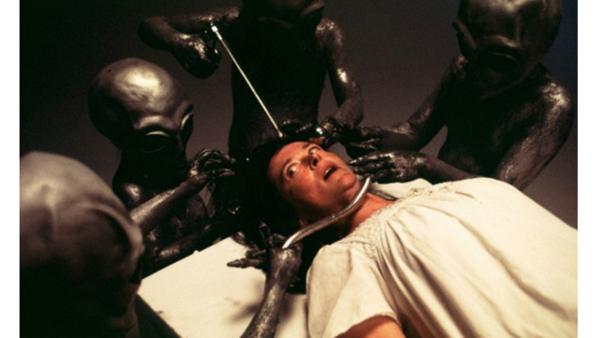 8 Amazing Stories From People Who Have Met Aliens