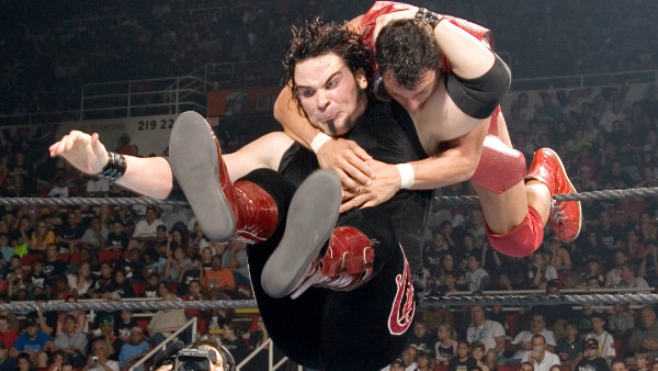 10 Great WWE Finishers Used By Less-Than-Great Wrestlers